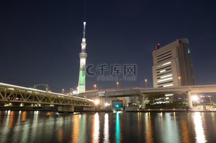 东京的天空树照明在黄昏日本高清摄影大图 千库网