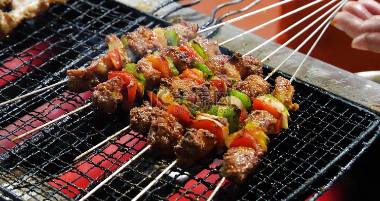 高清烤肉烤串彩椒肉串摄影图高清摄影大图 千库网