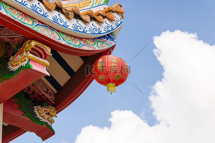 关闭了红灯笼和中国古庙的屋顶 高清摄影大图 千库网