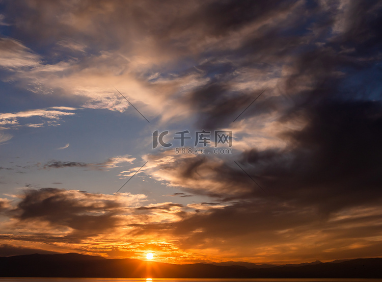 美丽的金色夕阳天空景观高清摄影大图 千库网