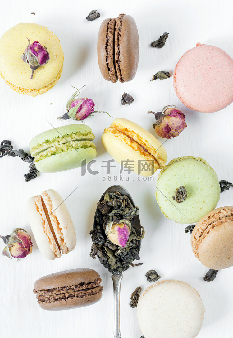 多彩多姿的蛋白杏仁饼干和茶高清摄影大图 千库网