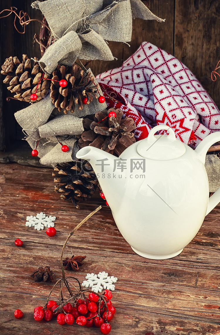 有白色茶壶的秋天静物画高清摄影大图 千库网