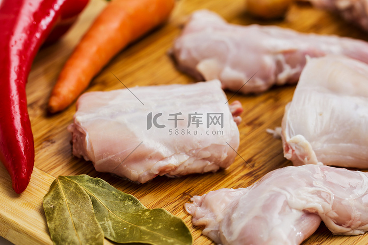 生兔肉配黑胡椒和五香粉高清摄影大图 千库网