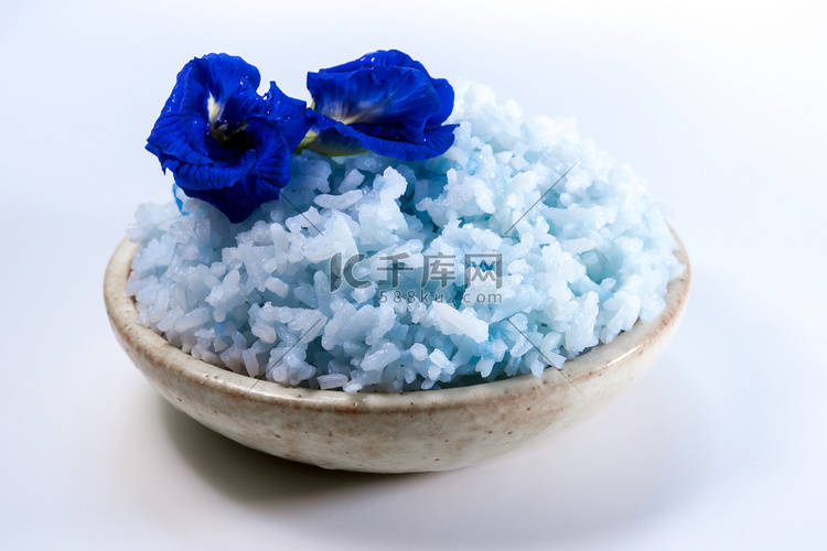 蝴蝶豌豆花颜色的蓝色米饭高清摄影大图 千库网