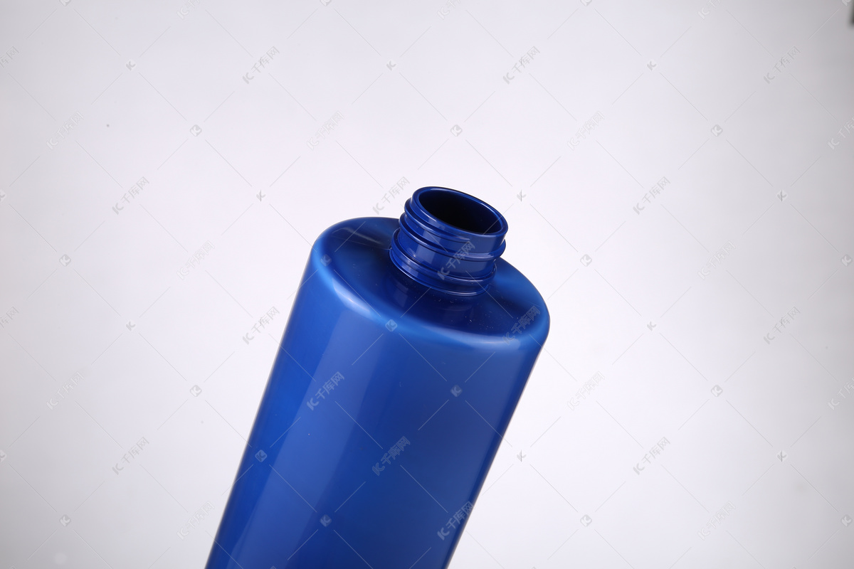 空瓶子摄影图高清摄影大图-千库网