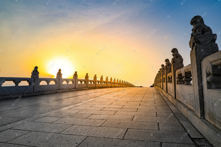Bridgehead Beast of the Seventeen-hole Bridge in the Summer Palace ...