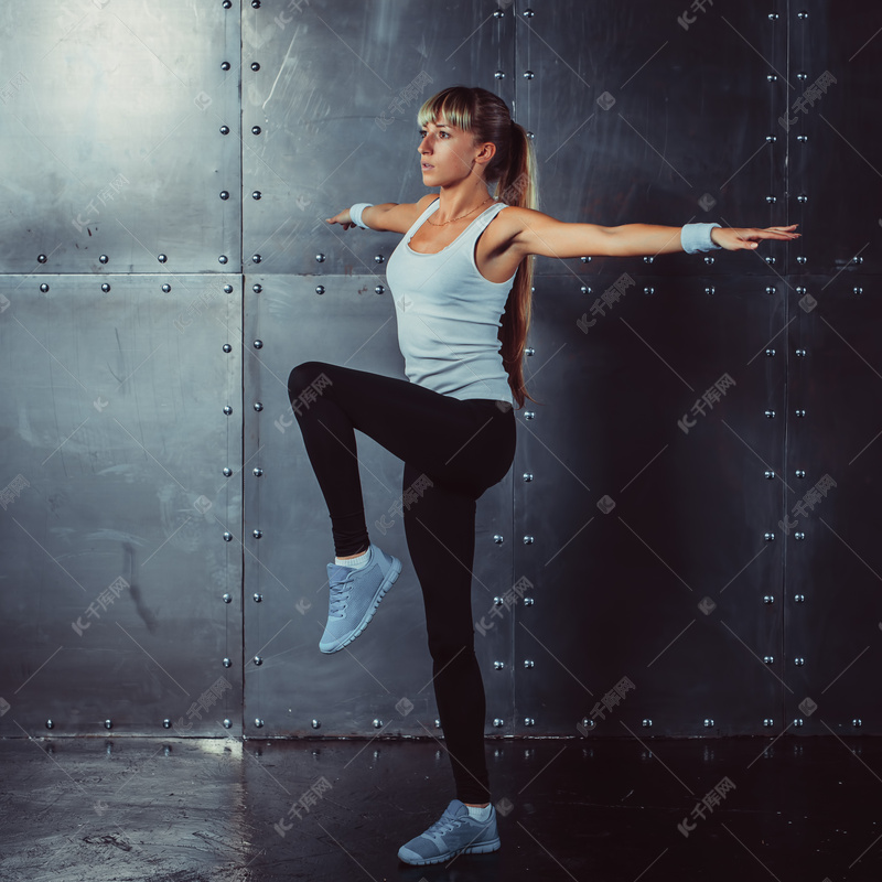 fitness, sport concept woman working out and standing in yoga pose高清摄影大 ...