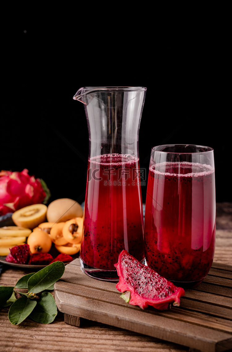 火龙果汁新鲜鲜榨饮品水果摄影图配图高清摄影大图-千库网