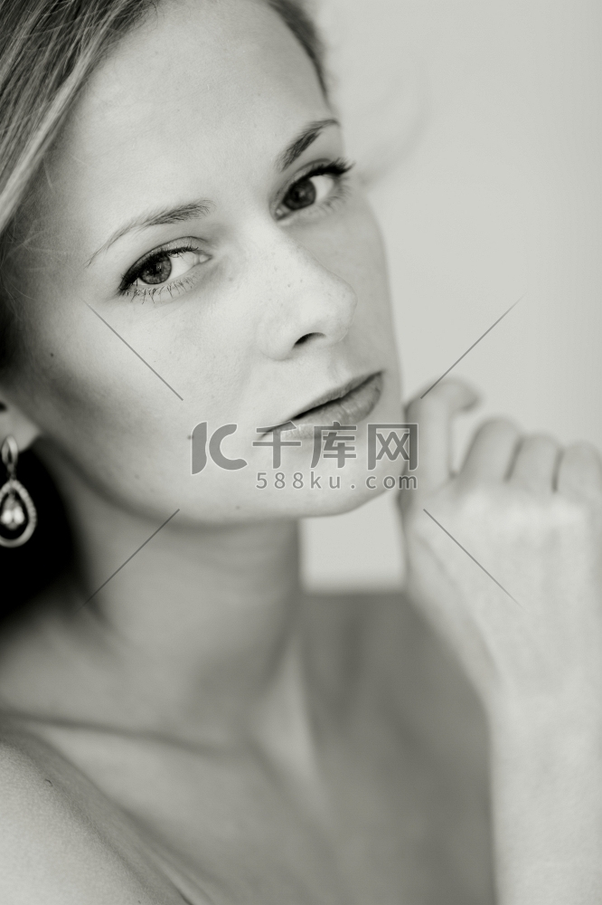 Bw灰色肖像特写美女人脸高清摄影大图-千库网