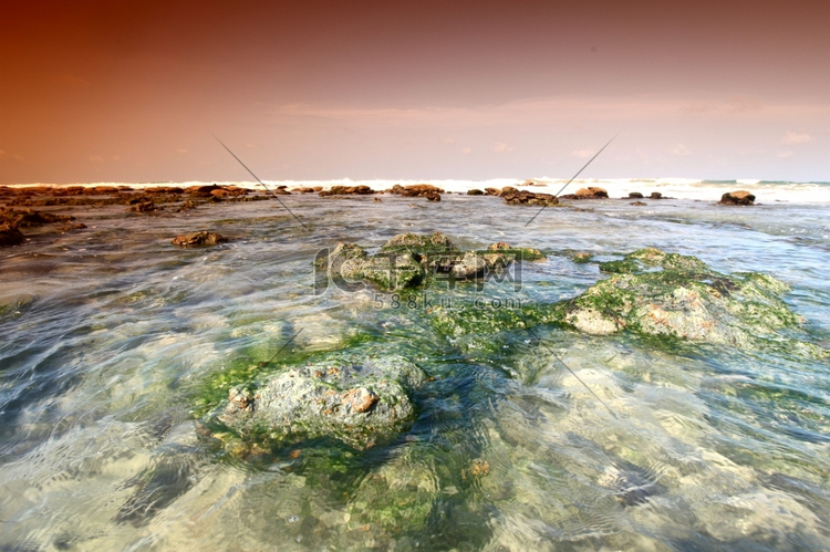 礁石形成海水高清摄影大图-千库网
