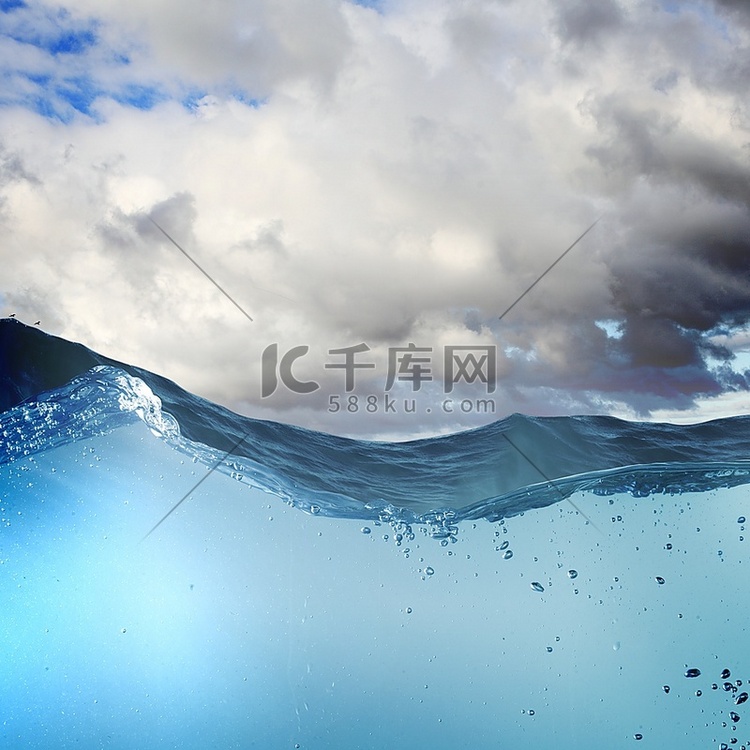 水下部分和日落天窗被水线分割的设计模板高清摄影大图-千库网