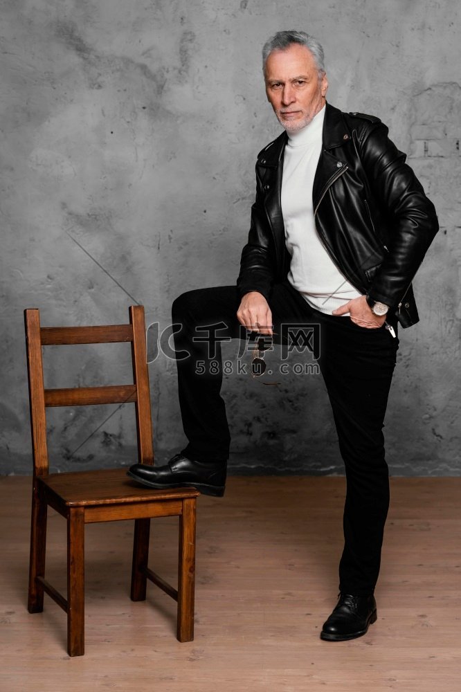 优雅男士肖像8高清摄影大图-千库网