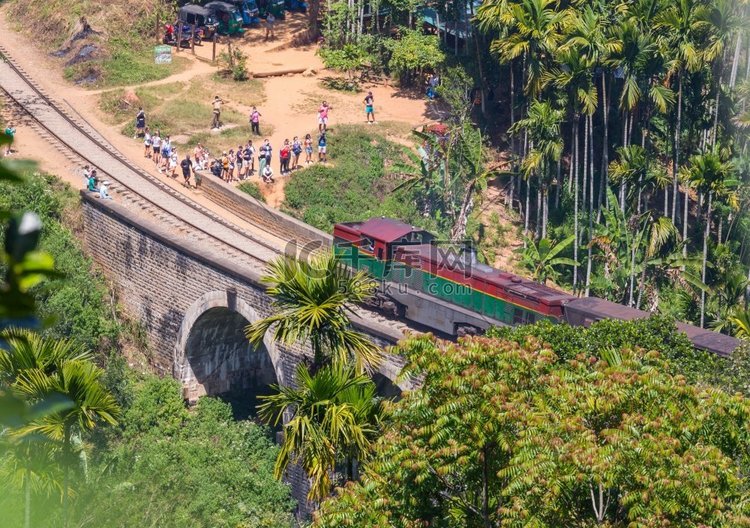 斯里兰卡著名的九拱桥铁路轨道现代建筑高清摄影大图-千库网