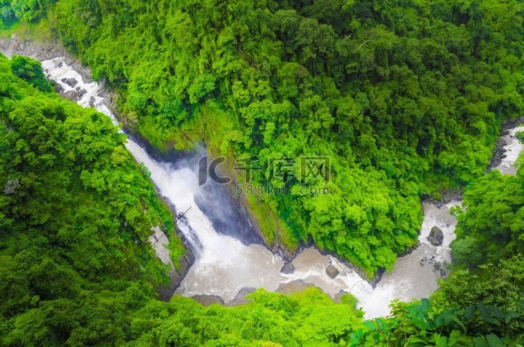 泰国考艾国家公园的 Haew Narok 瀑布美丽而高瀑布江河高清摄影大图-千库网