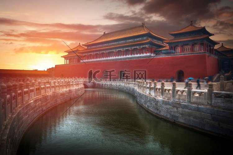 故宫是世界上最大的宫殿建筑群。高清摄影大图-千库网