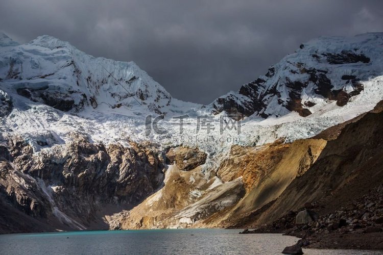 南美洲秘鲁怀瓦什科迪勒拉美丽的山景高清摄影大图-千库网