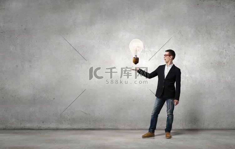 提出好主意的家伙。高清摄影大图 千库网