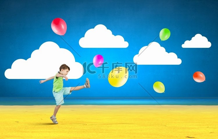 粗心快乐的孩子。高清摄影大图-千库网