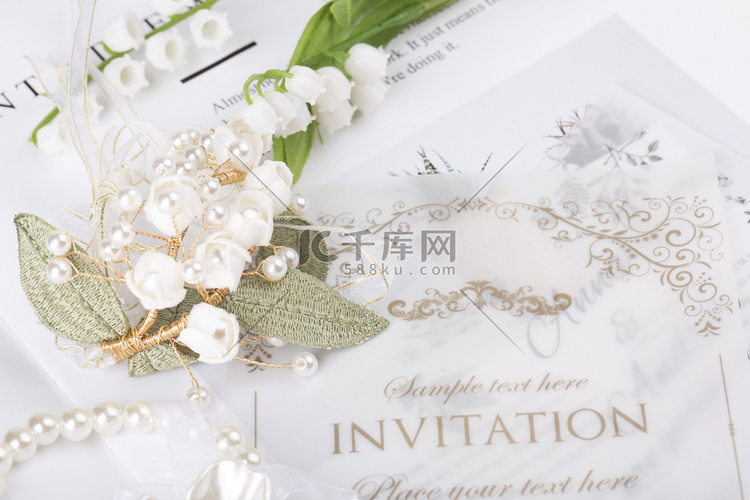 伴娘简约字母铃兰英文清新文艺欧式首饰手花珍珠手腕花高清摄影大图-千库网