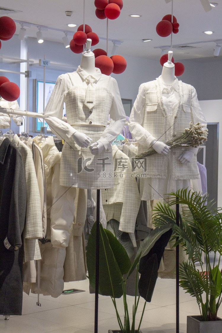 店铺女装衣服消费服装时尚高清摄影大图-千库网
