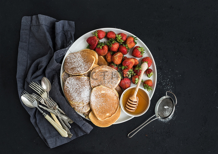 Breakfast plate. Homemade pancakes with fresh strawberry and honey ...