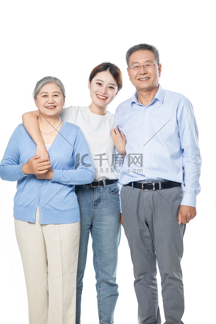 家庭和谐白天一家三口白色背景拥抱摄影图配图高清摄影大图-千库网