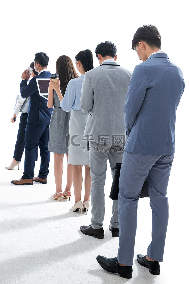 排一队等待的商务人士高清摄影大图-千库网