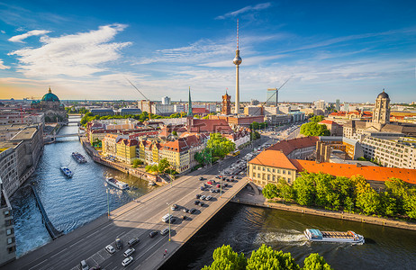 Berlin skyline panorama with Spree river at sunset, Germany高清摄影大图-千库网