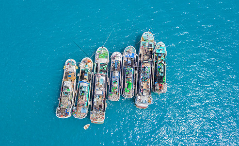 Aerial view of group of fishermen boats高清摄影大图-千库网