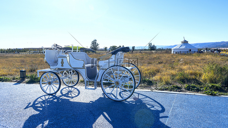 草原景观车下午景观车秋季素材摄影图配图高清摄影大图-千库网