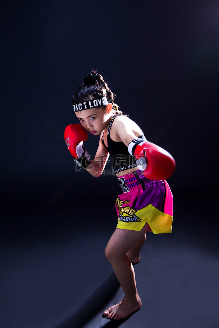 拳击健身运动锻炼格斗摄影图配图高清摄影大图-千库网