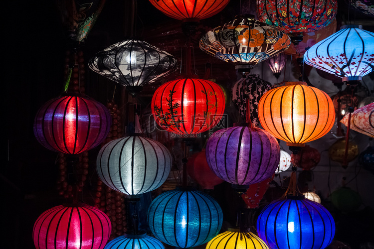 在老海镇晚上灯笼高清摄影大图-千库网