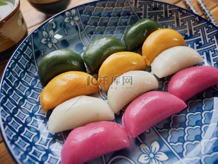 韩国菜 Songpyeon, 半月形年糕高清摄影大图-千库网