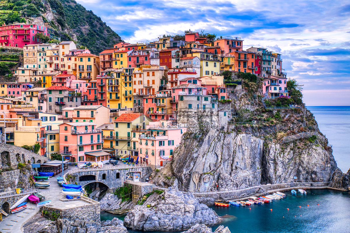 意大利Cinque Terre Sunrise的Manarola村 高清摄影大图-千库网