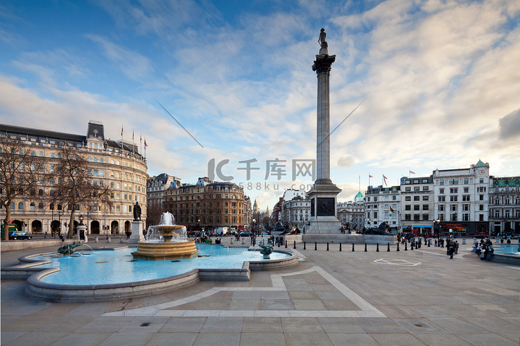 Trafalgar Square and Nelson's Column in the evening高清摄影大图-千库网