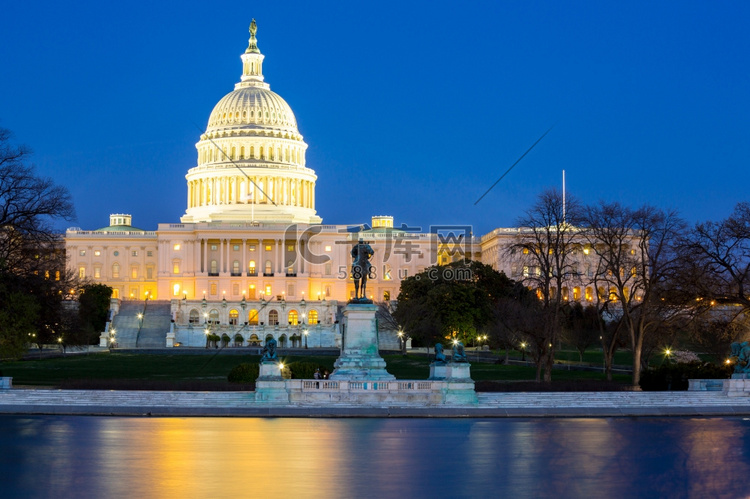美国华盛顿特区黄昏的美国国会大厦高清摄影大图-千库网