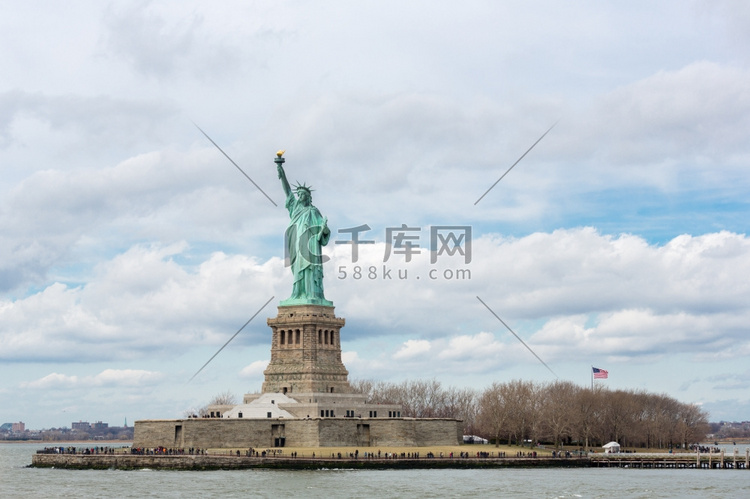 美国纽约市的自由女神像高清摄影大图-千库网