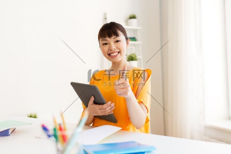 女人、平板电脑、个人电脑、学习高清摄影大图-千库网