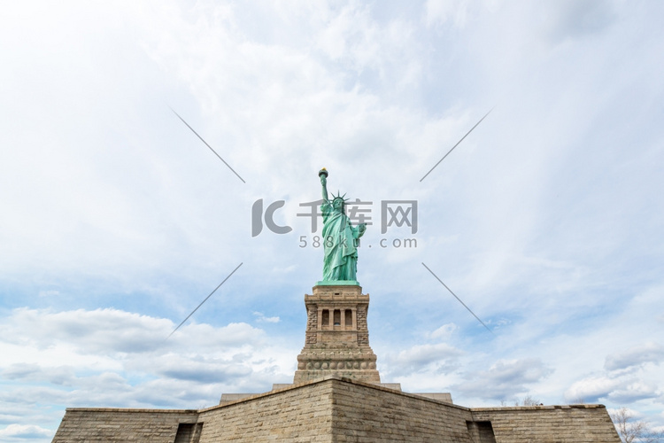 美国纽约市的自由女神像高清摄影大图-千库网