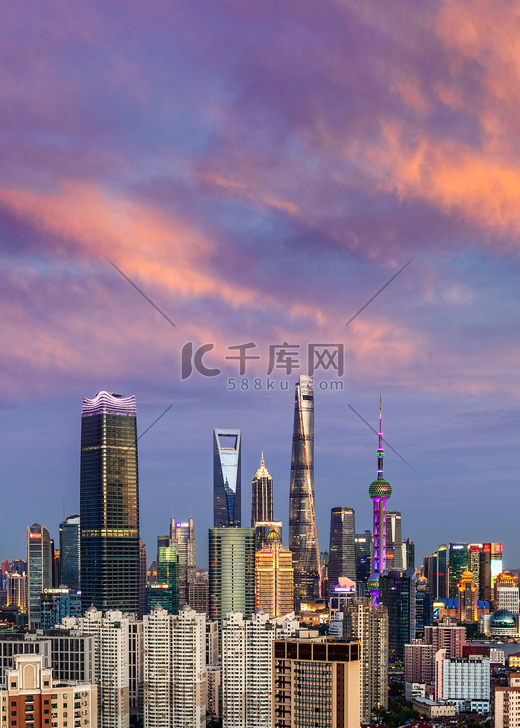 陆家嘴金融区的天际线与东方明珠电视塔, 右最高, 上海塔, 最高, 上海世界金融中心第二高, 金茂大厦和其他高层建筑和摩天大楼在浦东高清摄影大 ...