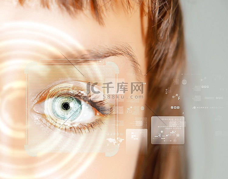眼睛观看由圆圈和符号表示的数字信息高清摄影大图-千库网