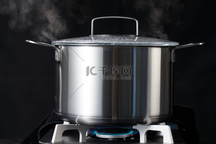 燃气灶和炖锅高清摄影大图-千库网