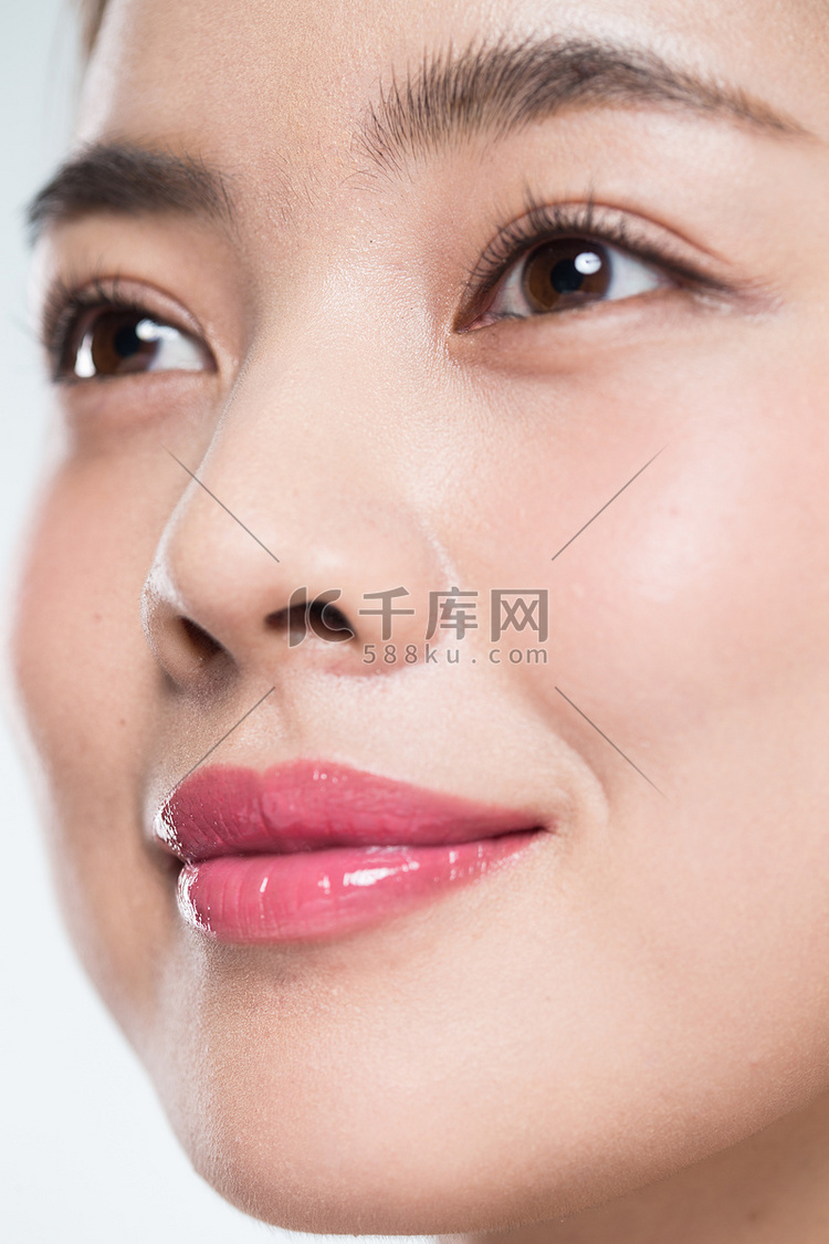 青年女人妆面肖像高清摄影大图-千库网
