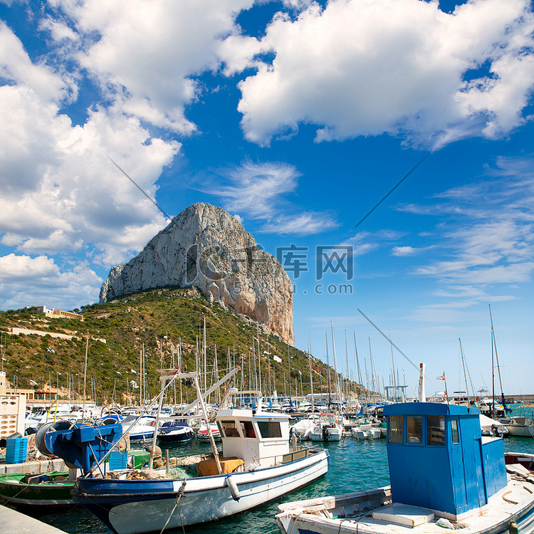 Calpe Alicante Marina Boats with Penon de Ifach高清摄影大图-千库网