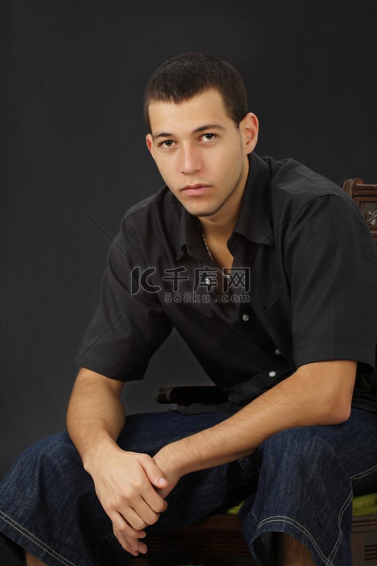 youn man高清摄影大图-千库网