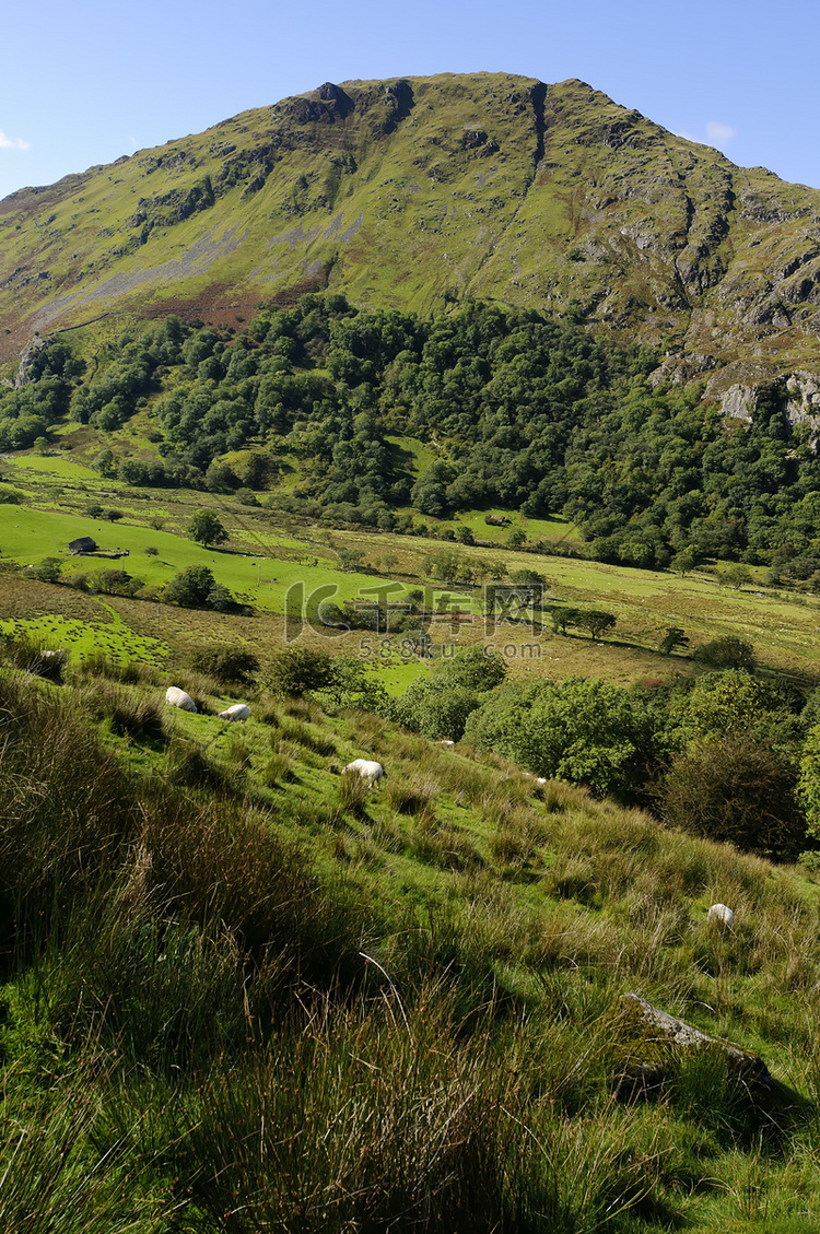 来自 Afon Glaslyn 的 Gallt y Wenallt高清摄影大图-千库网