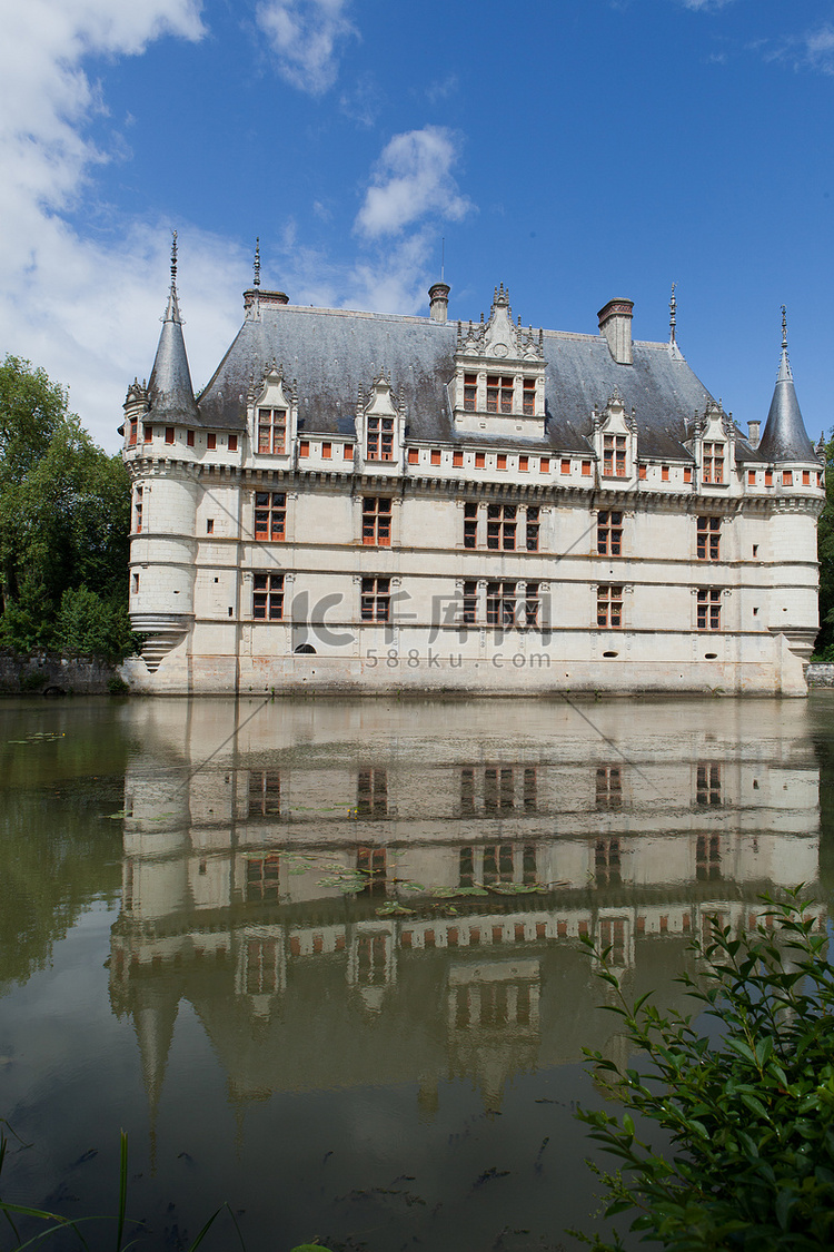 法国卢瓦尔河谷的 Azay-le-Rideau 城堡高清摄影大图-千库网