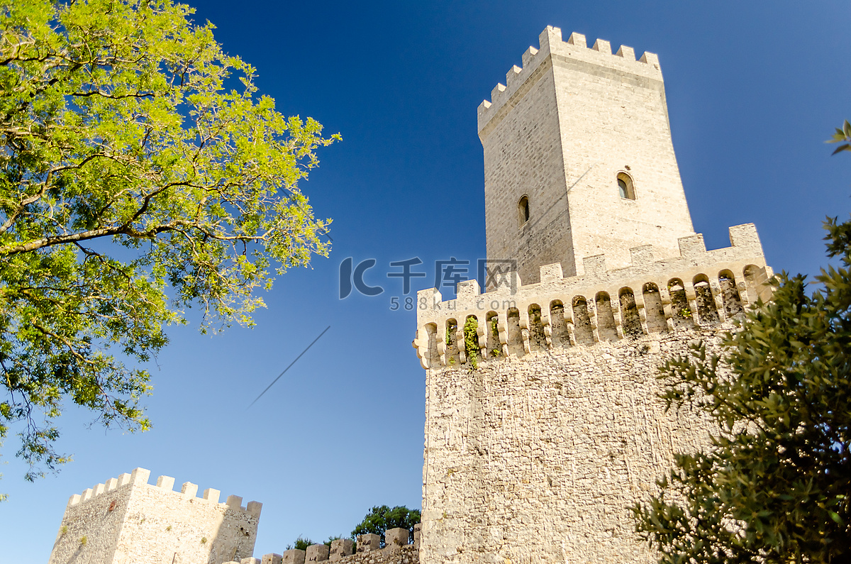 Balio Towers，西西里岛埃里切的中世纪防御工事高清摄影大图-千库网