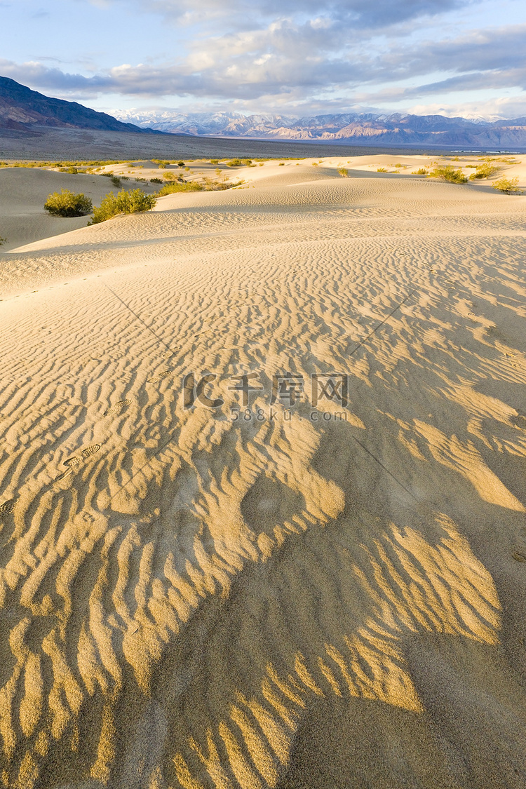 Stovepipe Wells 沙丘，死亡谷国家公园，加利福尼亚高清摄影大图-千库网