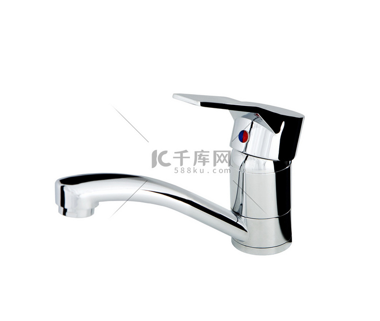 白色背景上的银色金属水龙头高清摄影大图-千库网